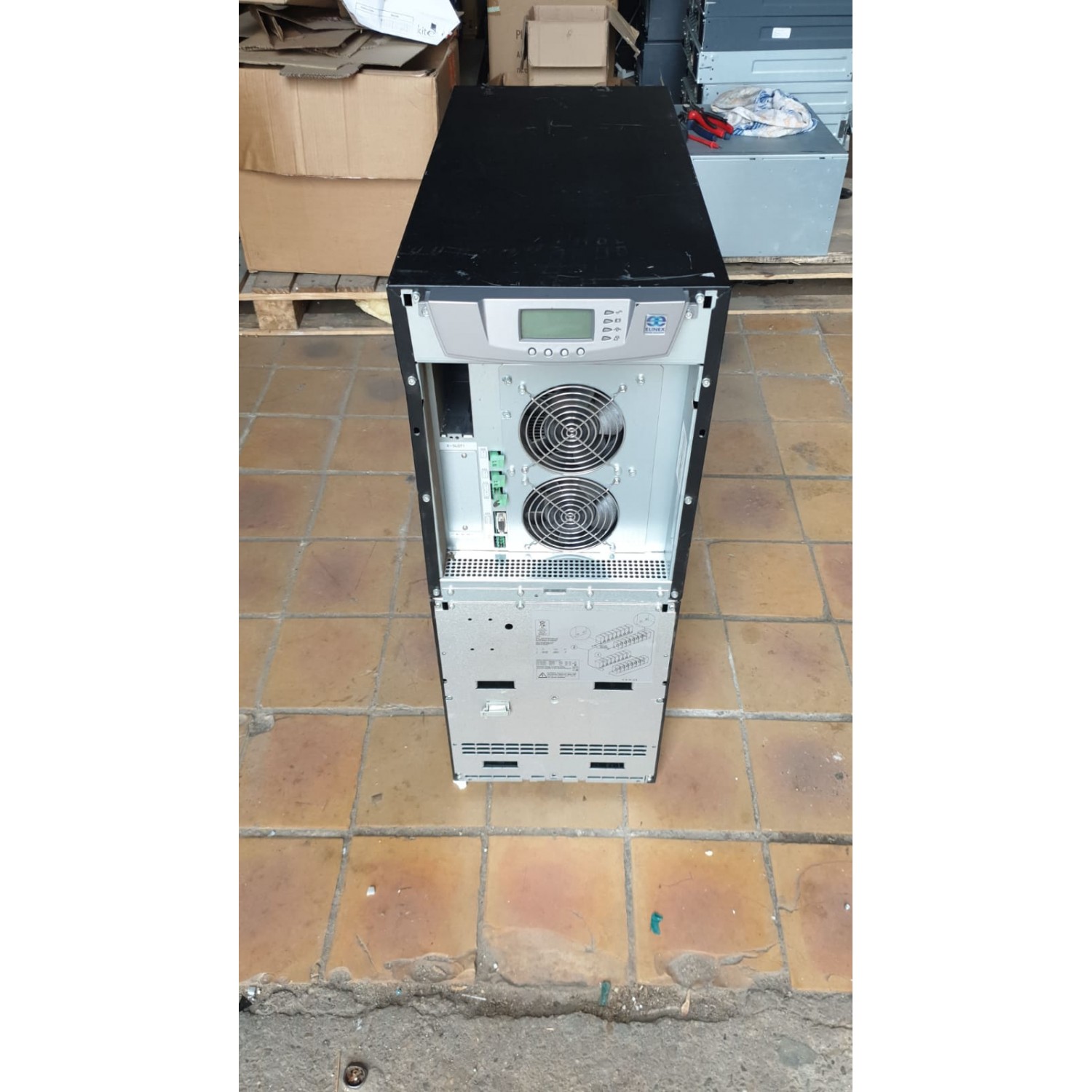 UPS EATON CORPORATION Powerware 9355-15-n-15-64x9ah fara baterii 15kVa